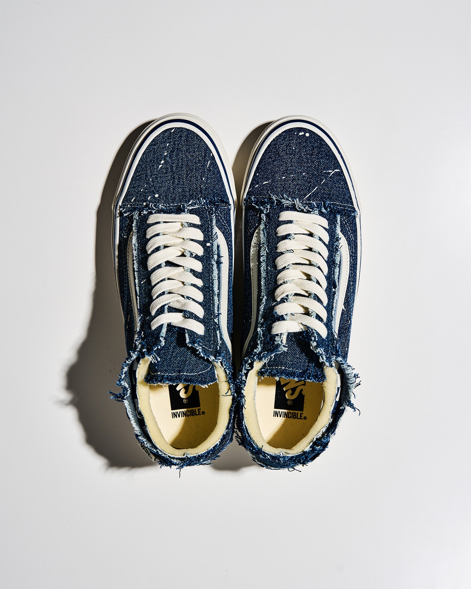 LX OLD SKOOL FRAYED – INVINCIBLE | Official Website